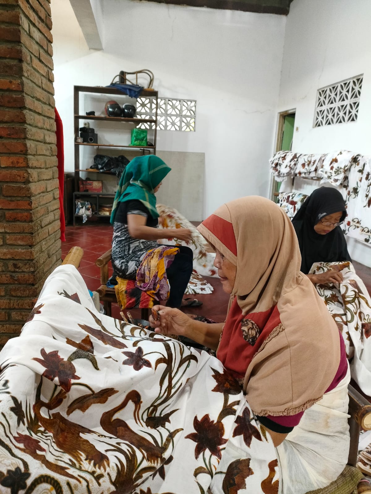 Peran Batik dalam Perekonomian Indonesia - Griya Batik MAS