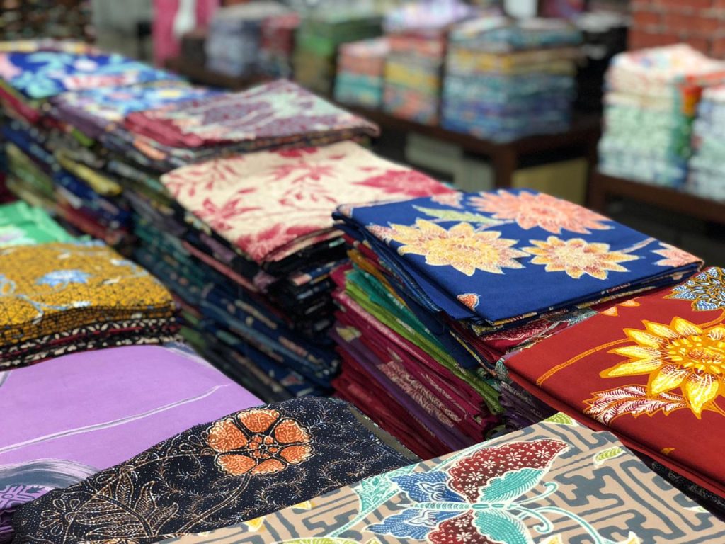 Keindahan Budaya Batik Pekalongan: Ciri Khas yang Mempesona - Griya ...